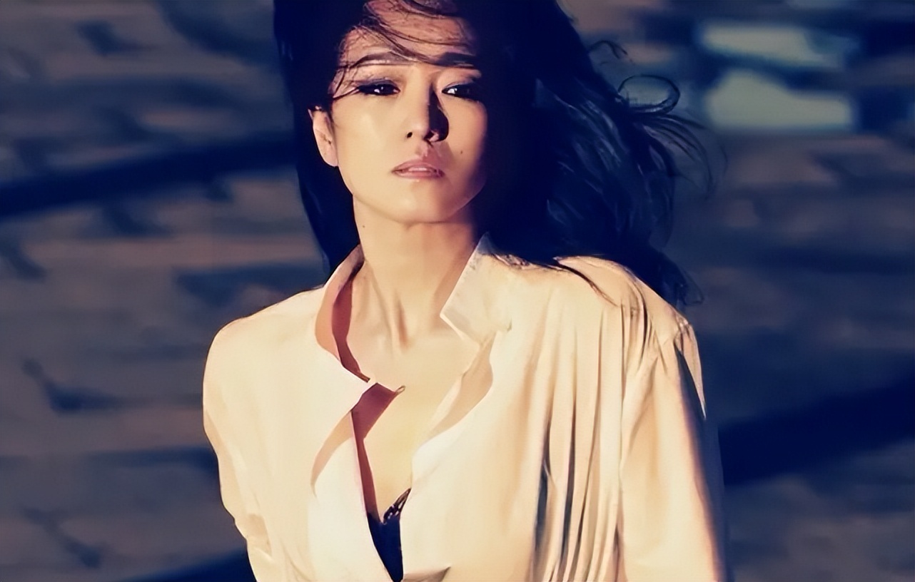 What kind of person is Shi Ke, an actor who loves a foreign husband in ...