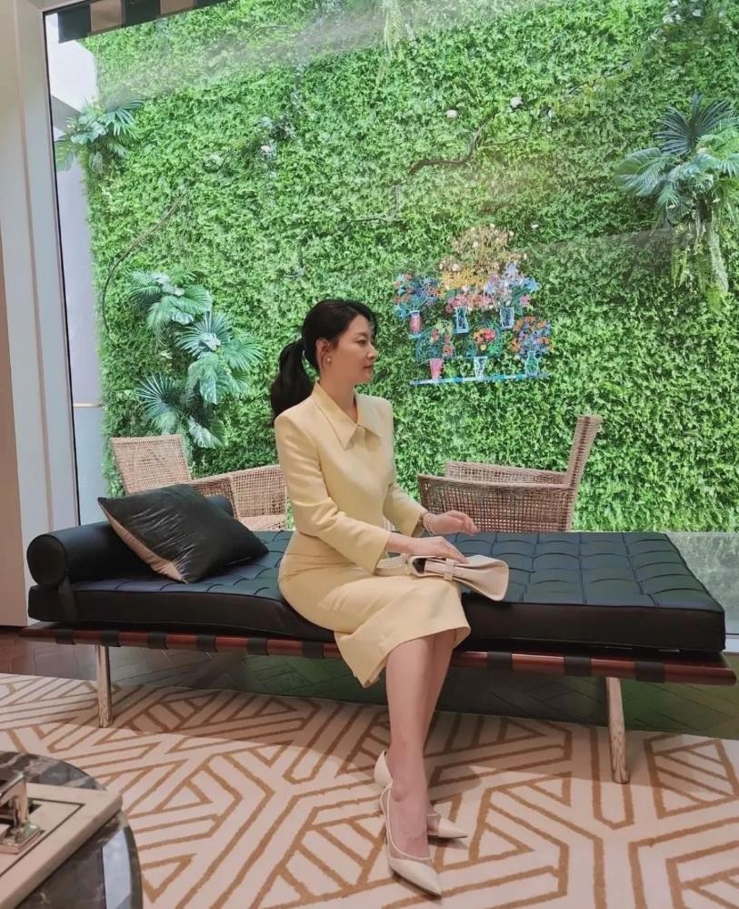 The home of the 51-year-old frozen goddess Li Yingai has a large and spacious yard, and the ...