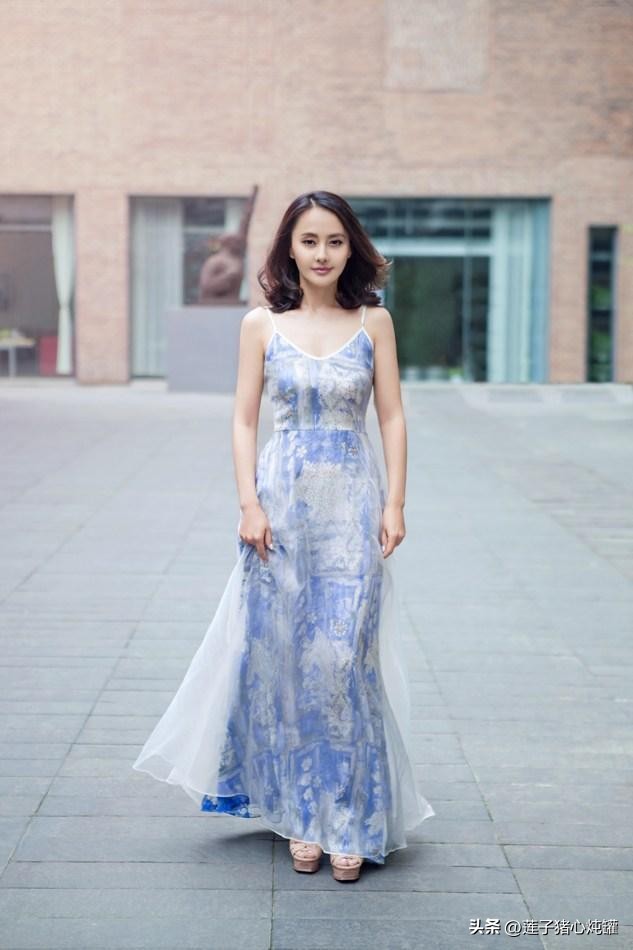 Ma Yashu attended the event with her foreign husband, the white dress ...