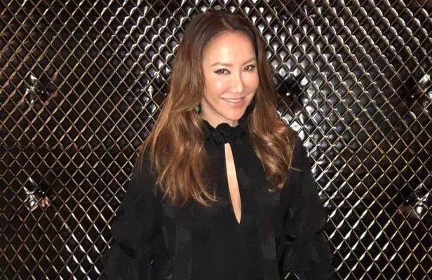 Brother Jackie Chan sent a message to mourn Lee Coco, feeling sad and helpless - iNEWS