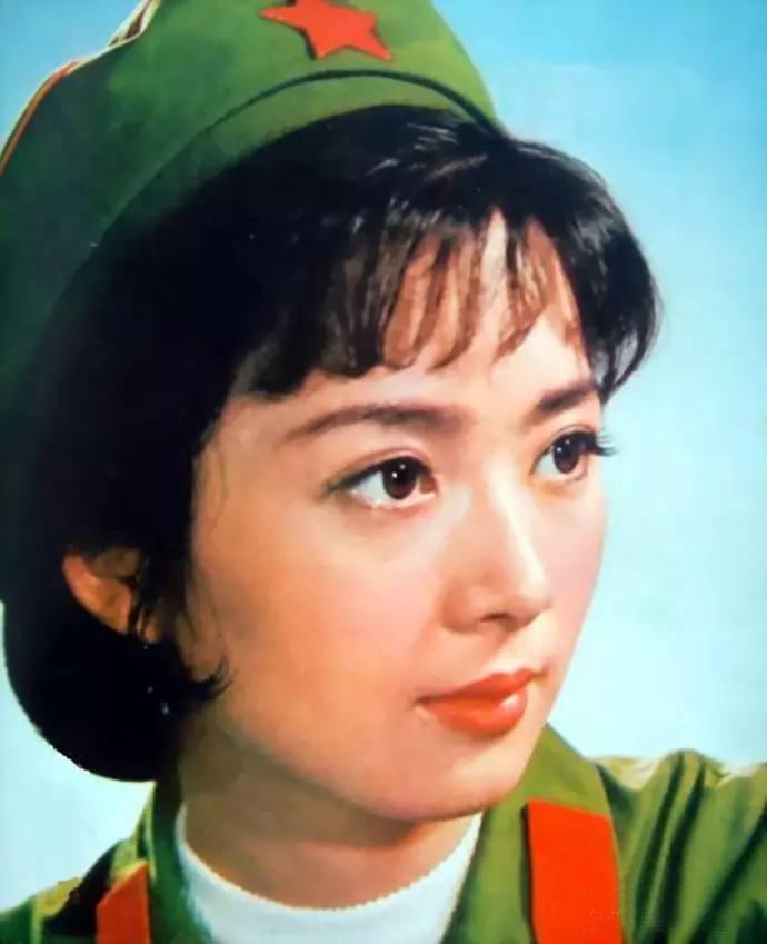 Old photos: 31 80s star military uniform photos Gong Xue Ge You Liu ...