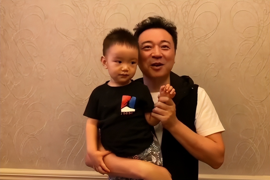 Zhang Xilin's wife, Zhu Min, gave up her career for her husband and ...