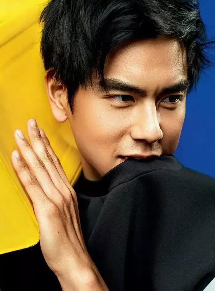 Wang Kai in 1982, Hu Ge in 1982, Peng Yuyan in 1982, you are all 40 ...