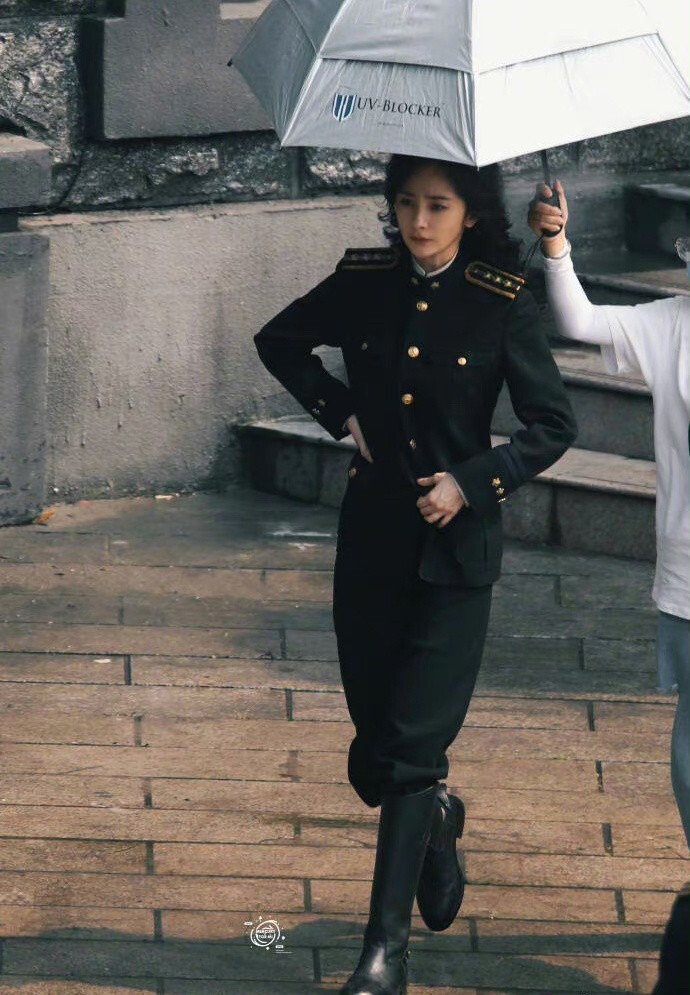 The 8 "Goddesses in Military Uniforms" in Lu Opera are exposed! Yang Mi ...