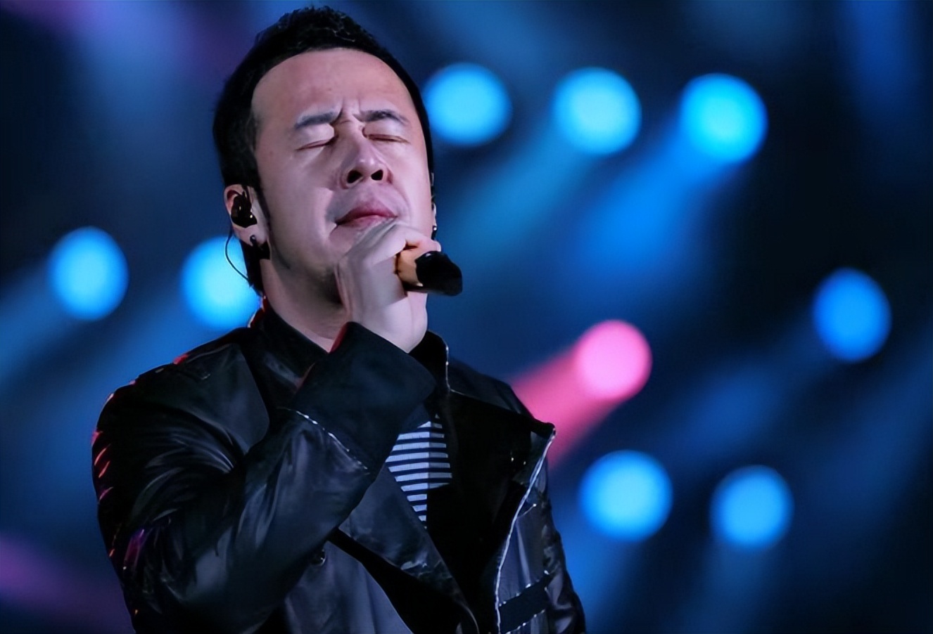 From a program instructor to a street singer, Yang Kun's current status ...