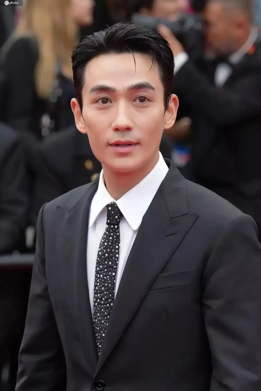 Excellent Men Excellent Actor Zhu Yilong - iMedia