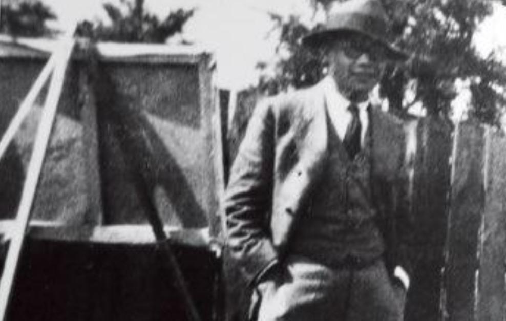 Ai Qing abandoned his pregnant wife to marry a student. After 16 years ...