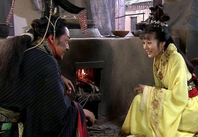 At the banquet, Wu Wang Helu gave his daughter a piece of fish. Why did ...