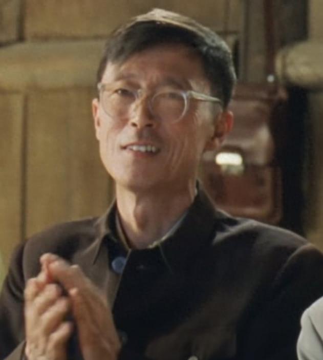 Famous actor Teng Rujun died at the age of 77. He starred with Gong Li ...