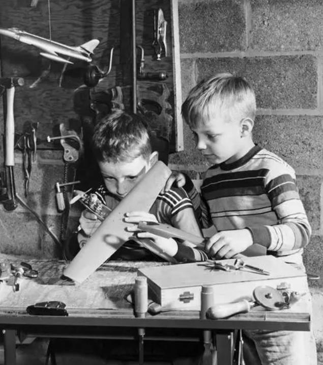 Detailing the Archeology of Playthings: Toy Stage Theory in Object ...