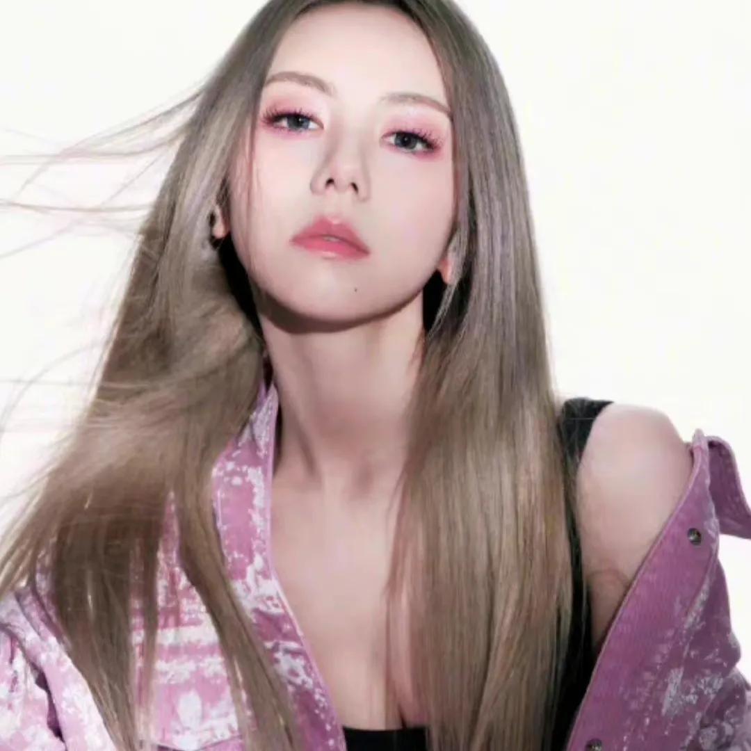 Little Gossip, Zhang Yixing, Fan Chengcheng, White Deer, Wang Hedi ...