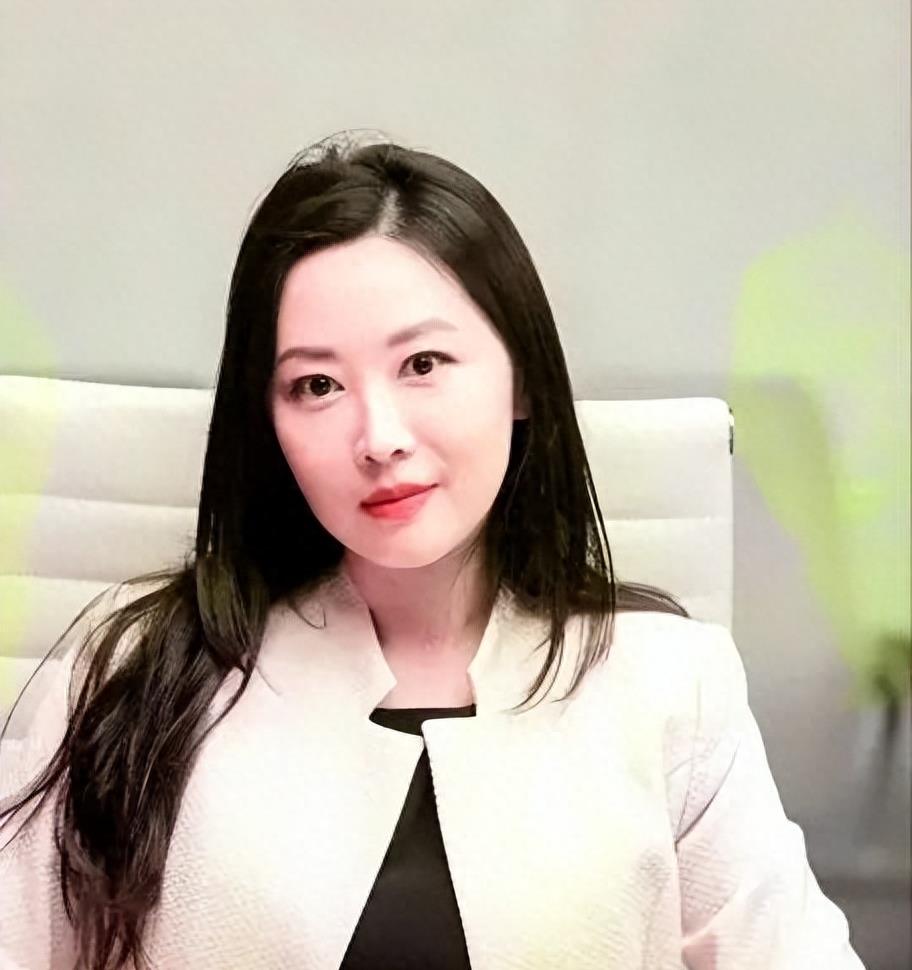 Liu Xia, the heroine of "4P", announced the identities of Lao Ai Yi and ...