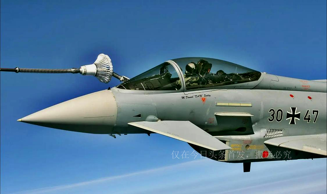 Germany shows off its muscles with 13 fighter jets challenging the ...