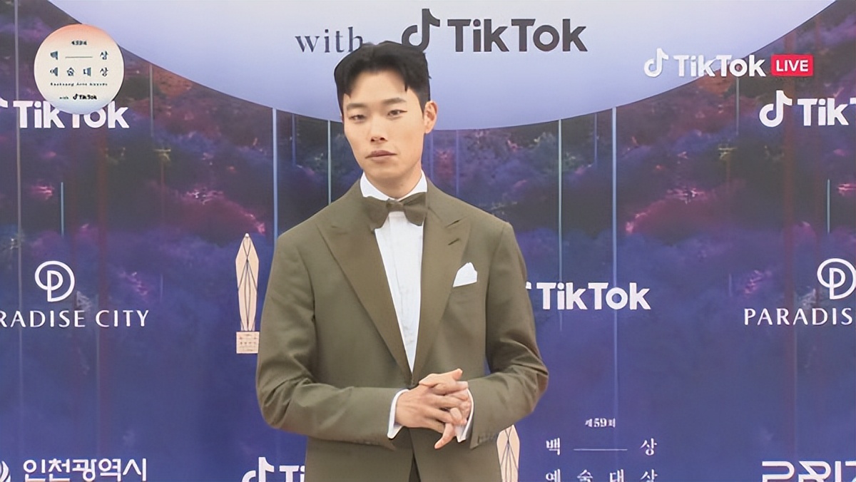 Baeksang/Sun Xijiu's sexy beard appeared! "Dark Glory" actor handsome ...