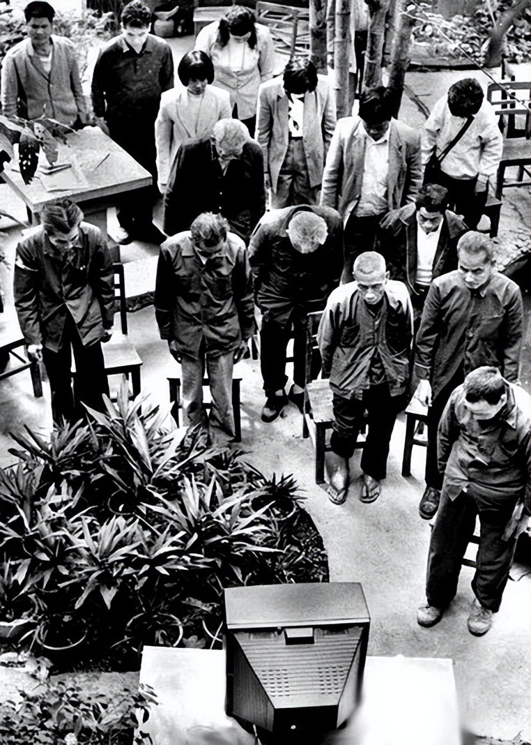 When Deng Xiaoping passed away in 1997, Zhuo Lin reluctantly wrote to ...