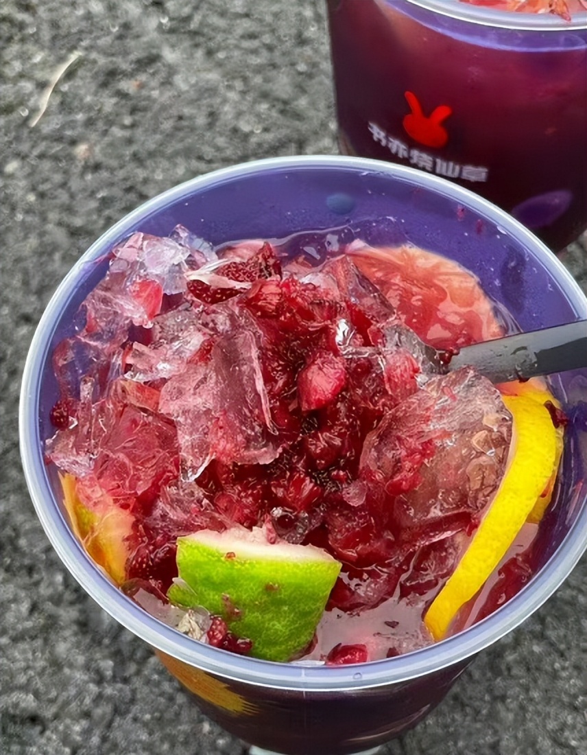 There are "plums" in summer!The book is also lightly burdened with ...
