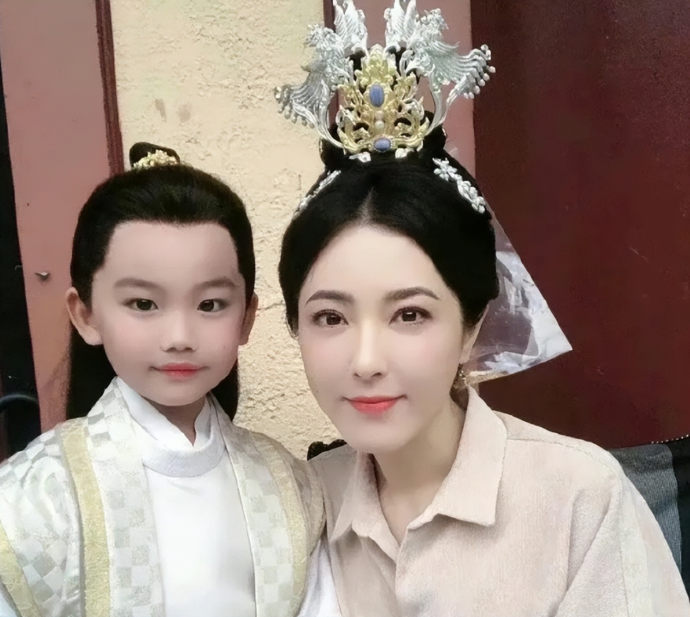 After "The Star is Bright", 46-year-old Zeng Li still plays his mother ...