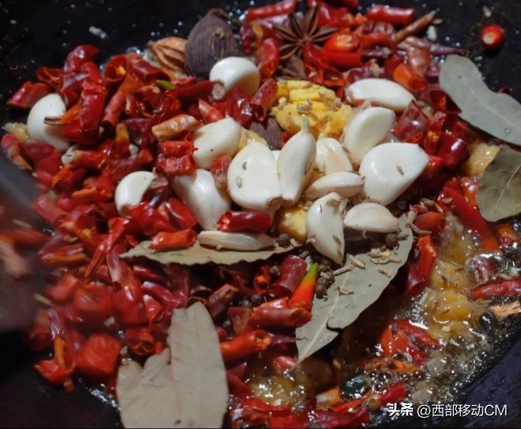 Chengjiang Food No. 3: Spicy firewood chicken, the smell of fireworks ...