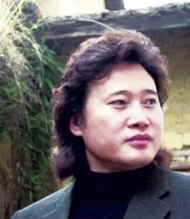 Famous tenor Dai Yuqiang: became famous at the age of 40, married his ...