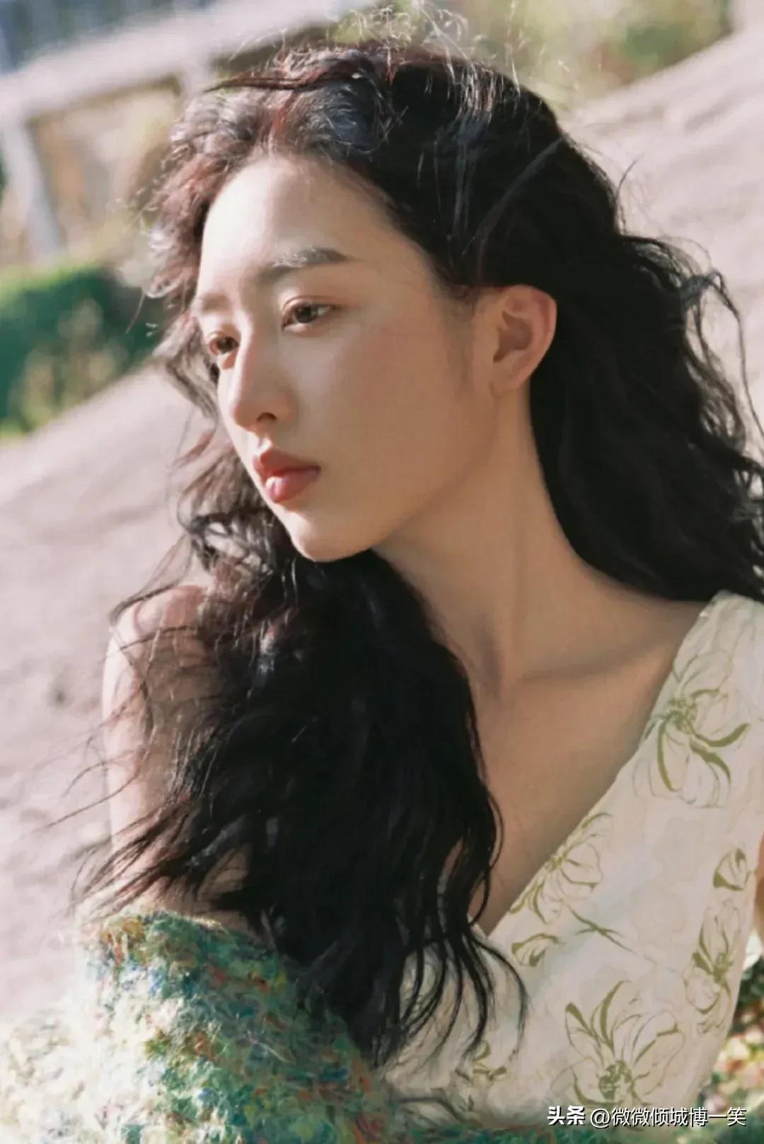 graceful girl Deng Enxi - iNEWS