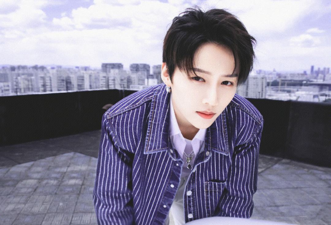 How big is the gap between Zhang Yixing and Liu Yuxin in singing and dancing to the ceiling ...