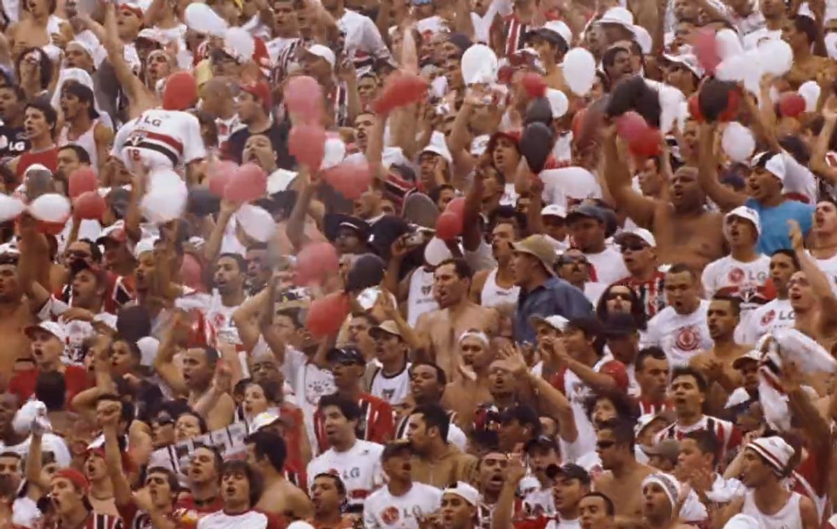 Textbook acting! Watch de Oliveira play a football genius who reverses ...