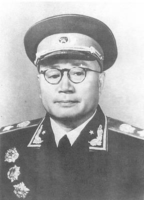 When Liu Bocheng became blind in his later years, Hua Guofeng came to ...