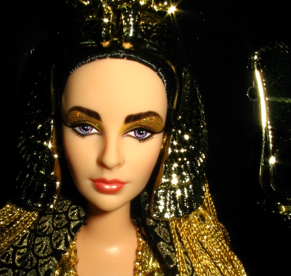 She was the last queen of ancient Egypt and a renowned female leader ...