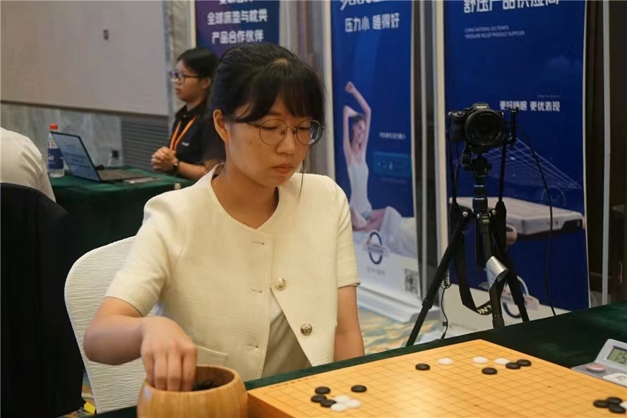 8 crowns lost to female players! In the first round of Go Dream Lily ...