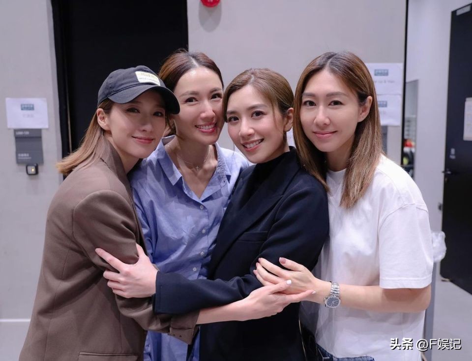 Wu Dingxin, Yao Ziling, Li Shiyu visited Huang Zhiwen's stage play ...