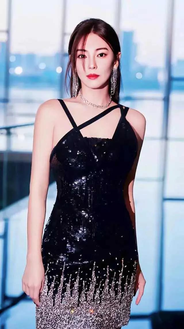 Zhang Yuqi: I have money, looks and figure, and the people chasing me ...