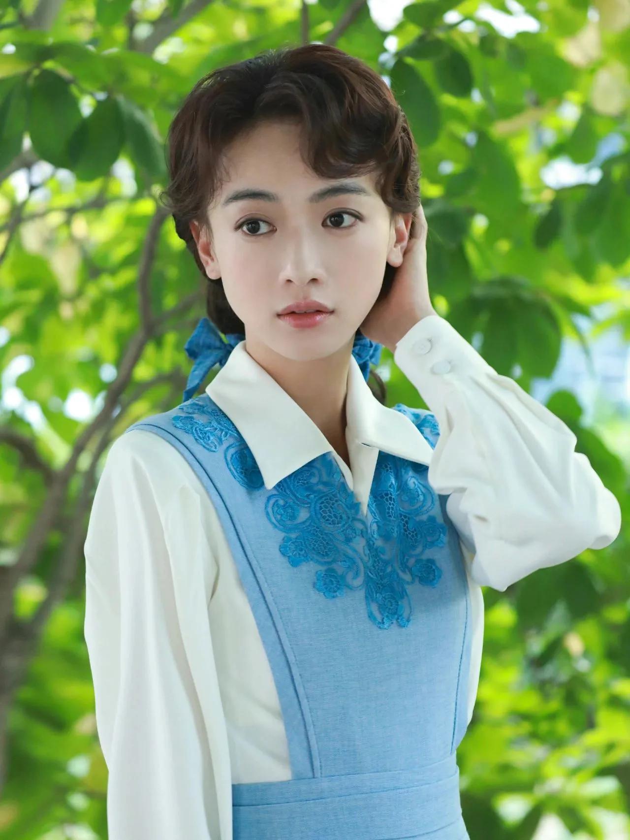 Beauty Wallpaper No. 345 - Wu Jinyan - iNEWS