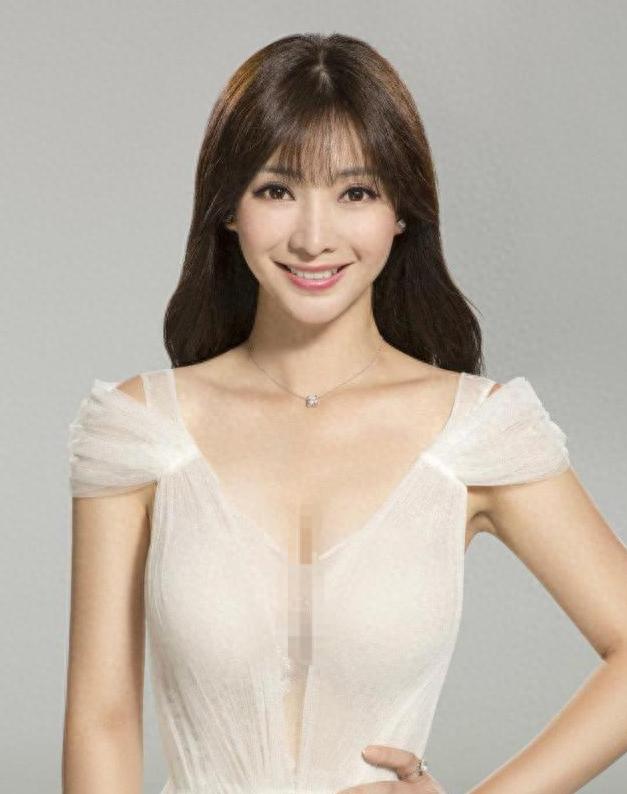 Is there anything wrong with actresses being free to dress? - iMedia