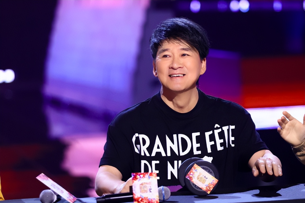 "The Voice of China" was broadcast last night, Emil Chow appeared on ...