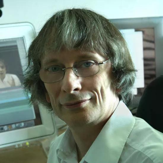 The father of quantum computing won the Isaac Newton Award!Proposed the ...