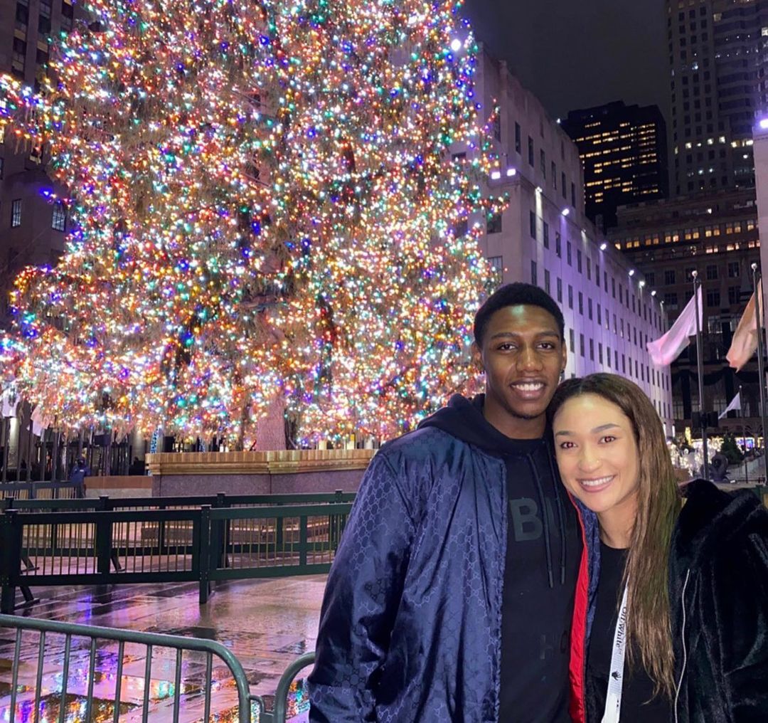 Knicks No. 9 Barrett and Asian girlfriend Hailey Brown - iNEWS