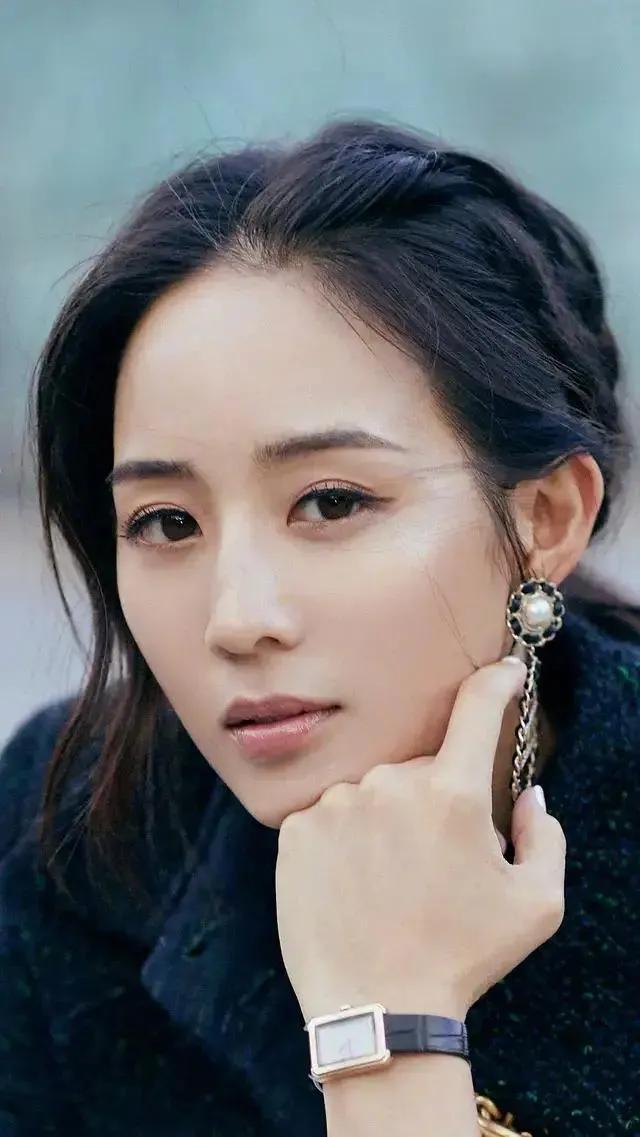 Zhang Junning: Beautiful and elegant, gentle and generous, beautiful ...