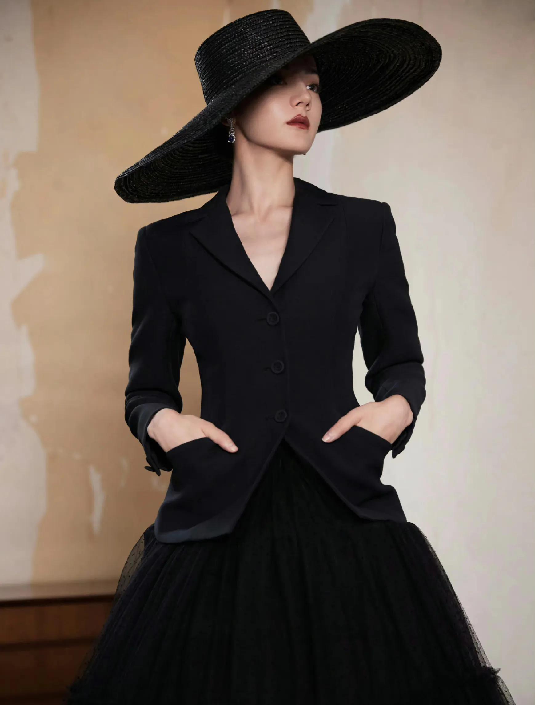 Weibo Night actress looks again, Yang Mi red rose, Liu Yifei green ...