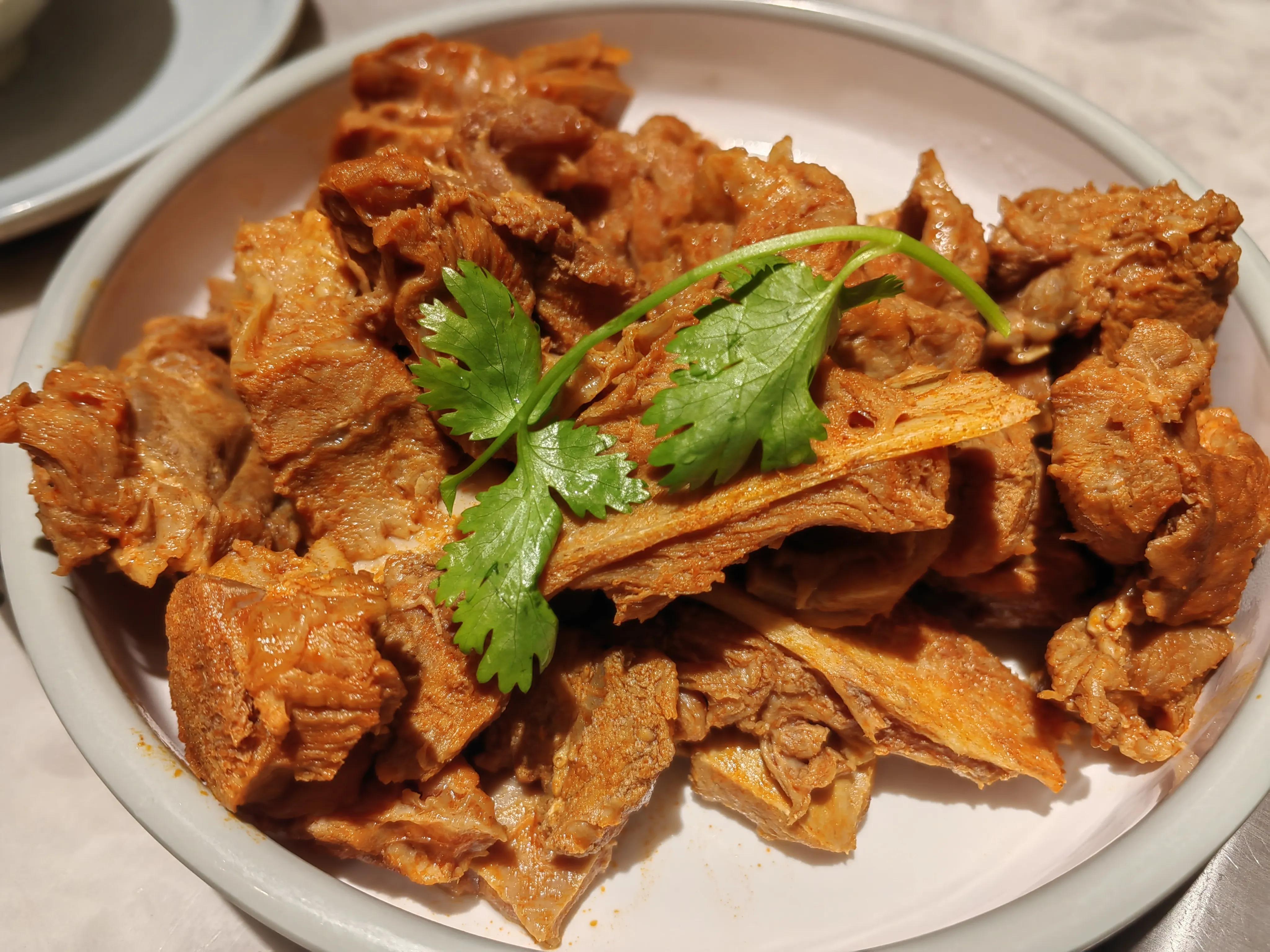 Dingxi delicacies, hot pot beef veal, sauerkraut and potato paste ...