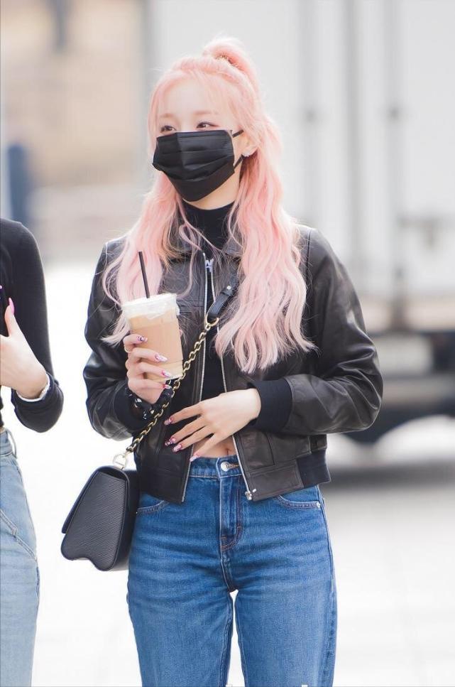 Song Yuqi's beautiful photos at work have been exposed, showing a ...