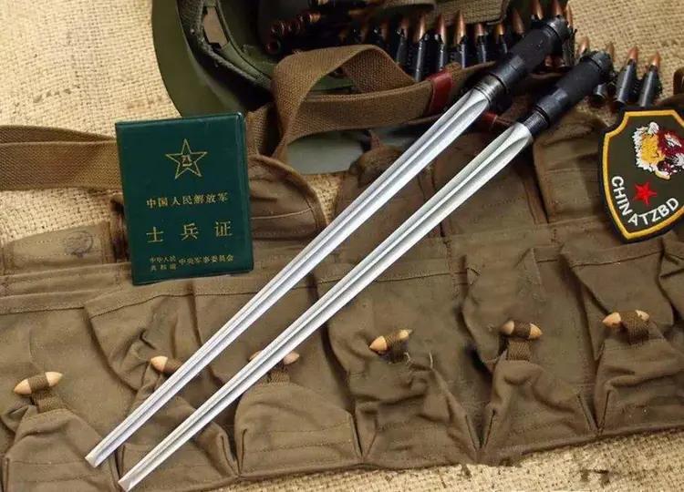 Where did the famous "Three-Edged Army Thorn" go?Why are no soldiers ...