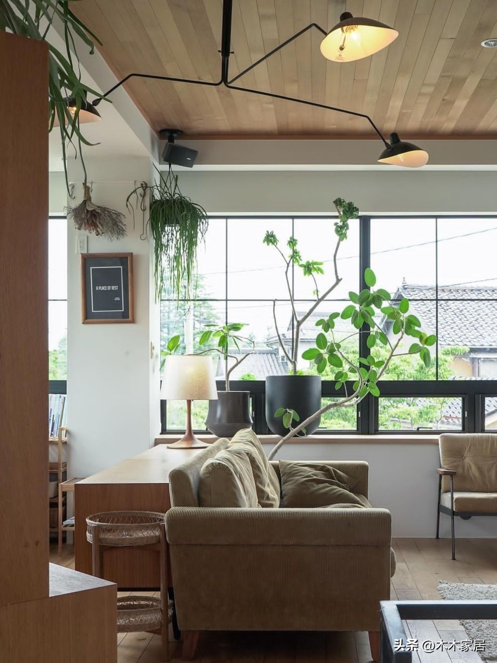 This small home is clean, warm and comfortable, with a great atmosphere ...