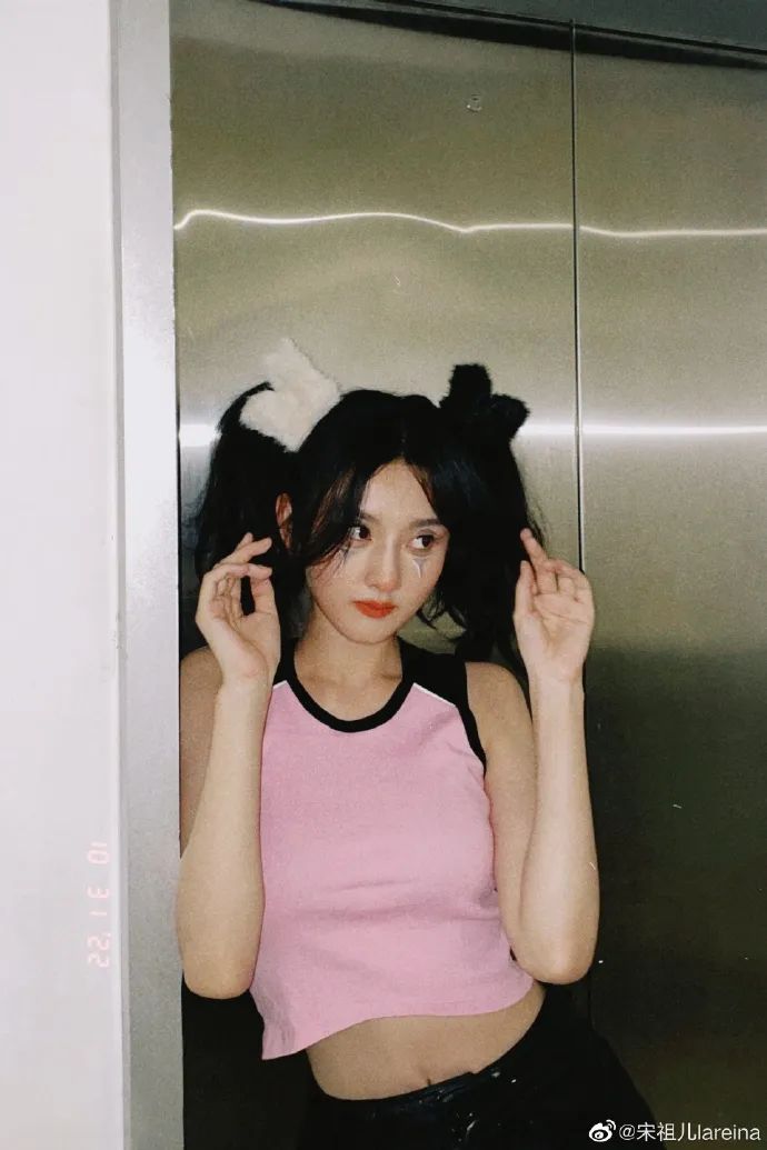 Hsiao Ching-teng is too close?Yi Yangqianxi Spring Festival Gala was ...