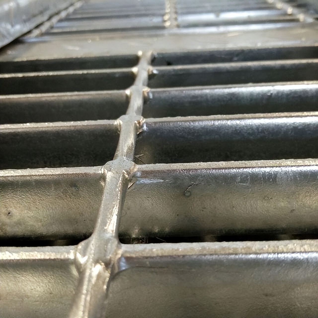 The use and classification of steel grating / galvanized steel grating ...