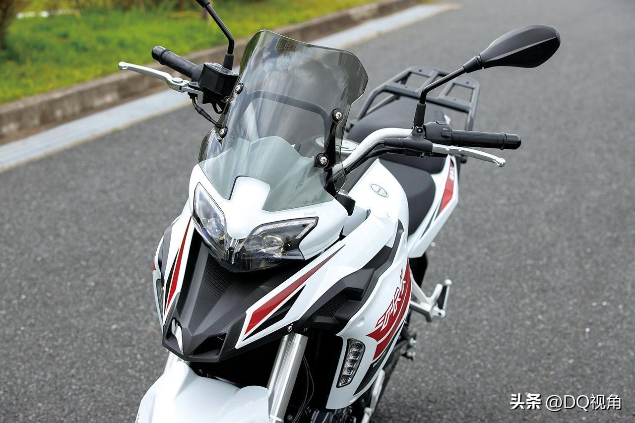 Small-displacement entry-level ADV motorcycle, single-cylinder water ...