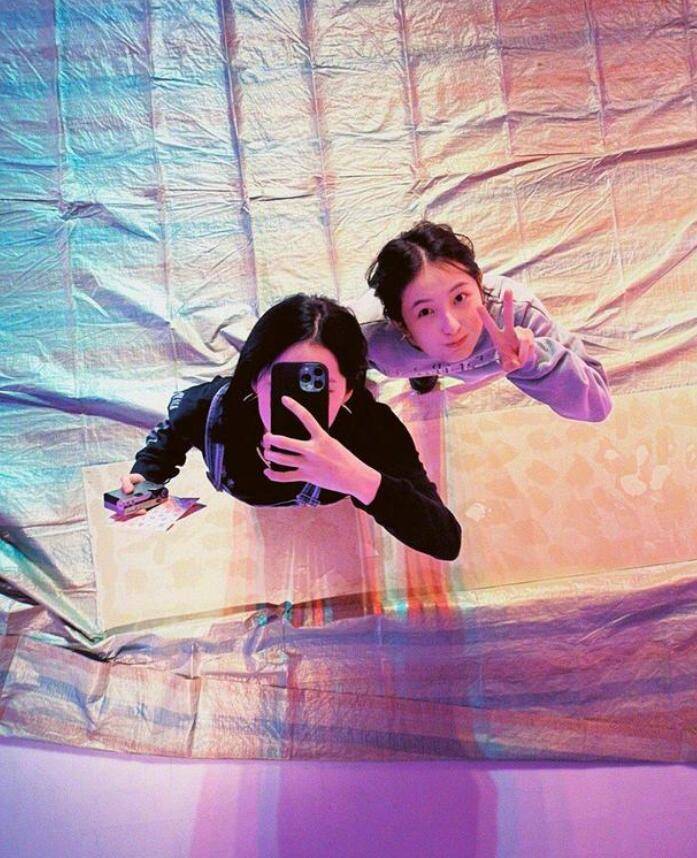 Zhang Zifeng, Ouyang Nana, and Ouyang Nana were met by chance when they ...