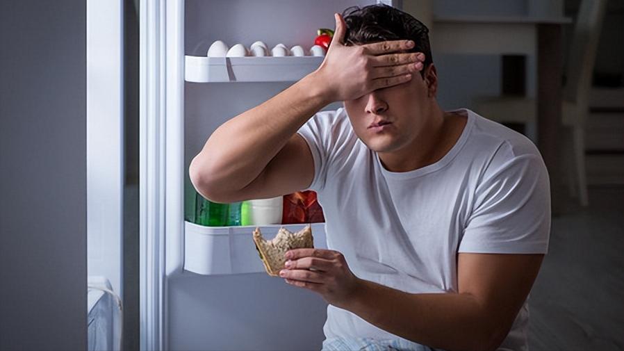 Hungry at night?"Eat supper before bed" or "Go to bed hungry"?Which is ...
