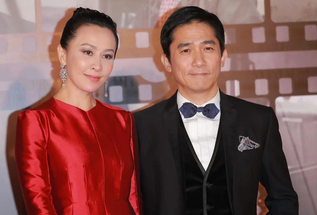 Liang Chaowei won the honor of "Asian Filmmaker Award" at this Busan ...
