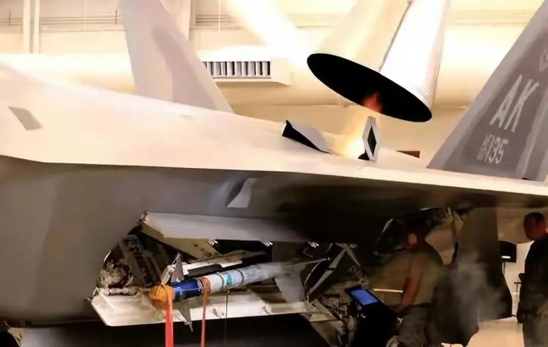 The gap is obvious! The fifth-generation aircraft of the U.S. military ...