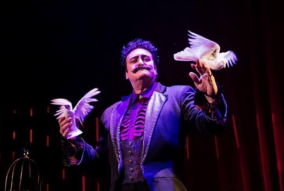 An overview of How to Succeed, and the impact of staging and visual ...